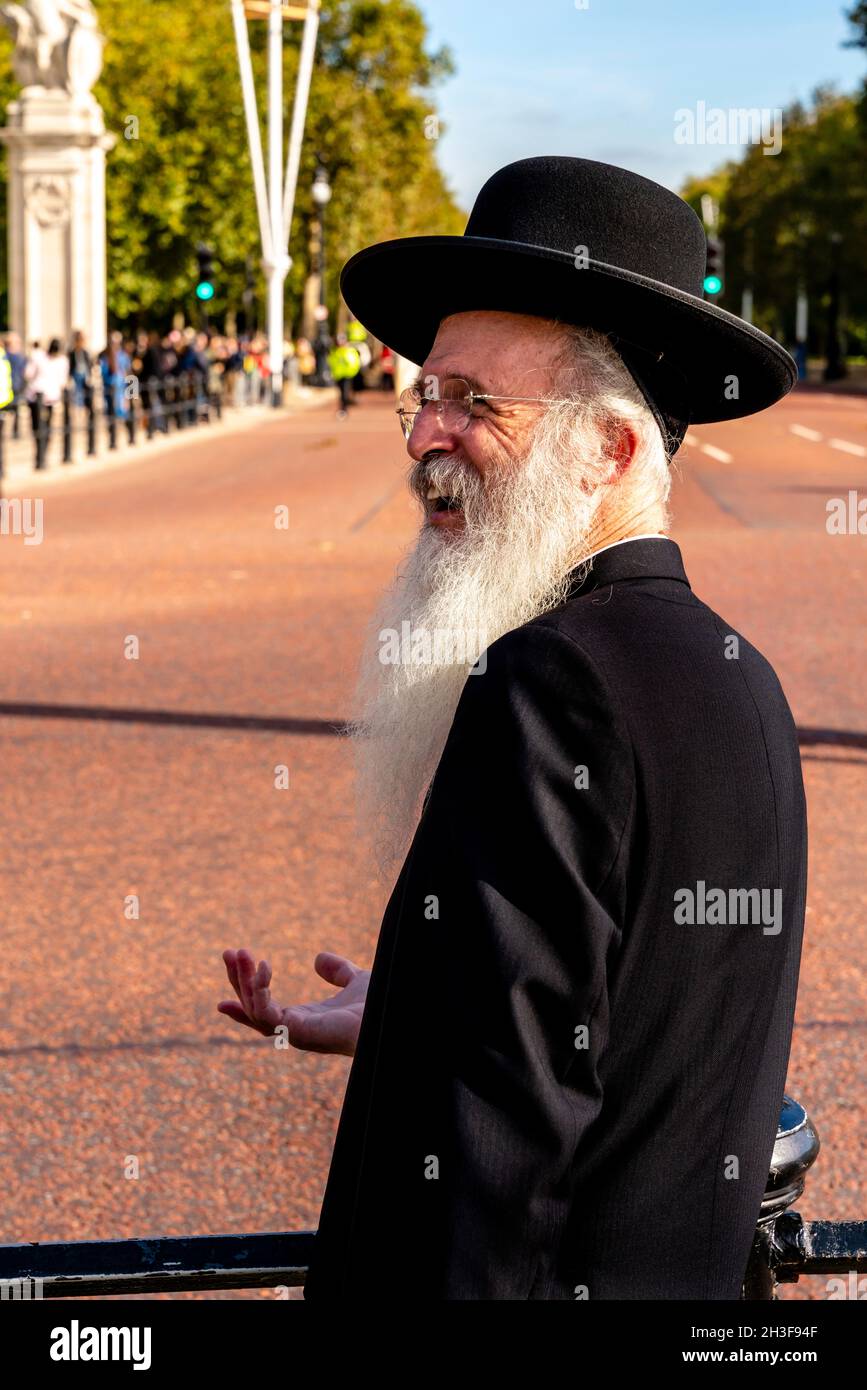 A Senior Orthodox Jewish Man Watches The Changing Of The Guard ...