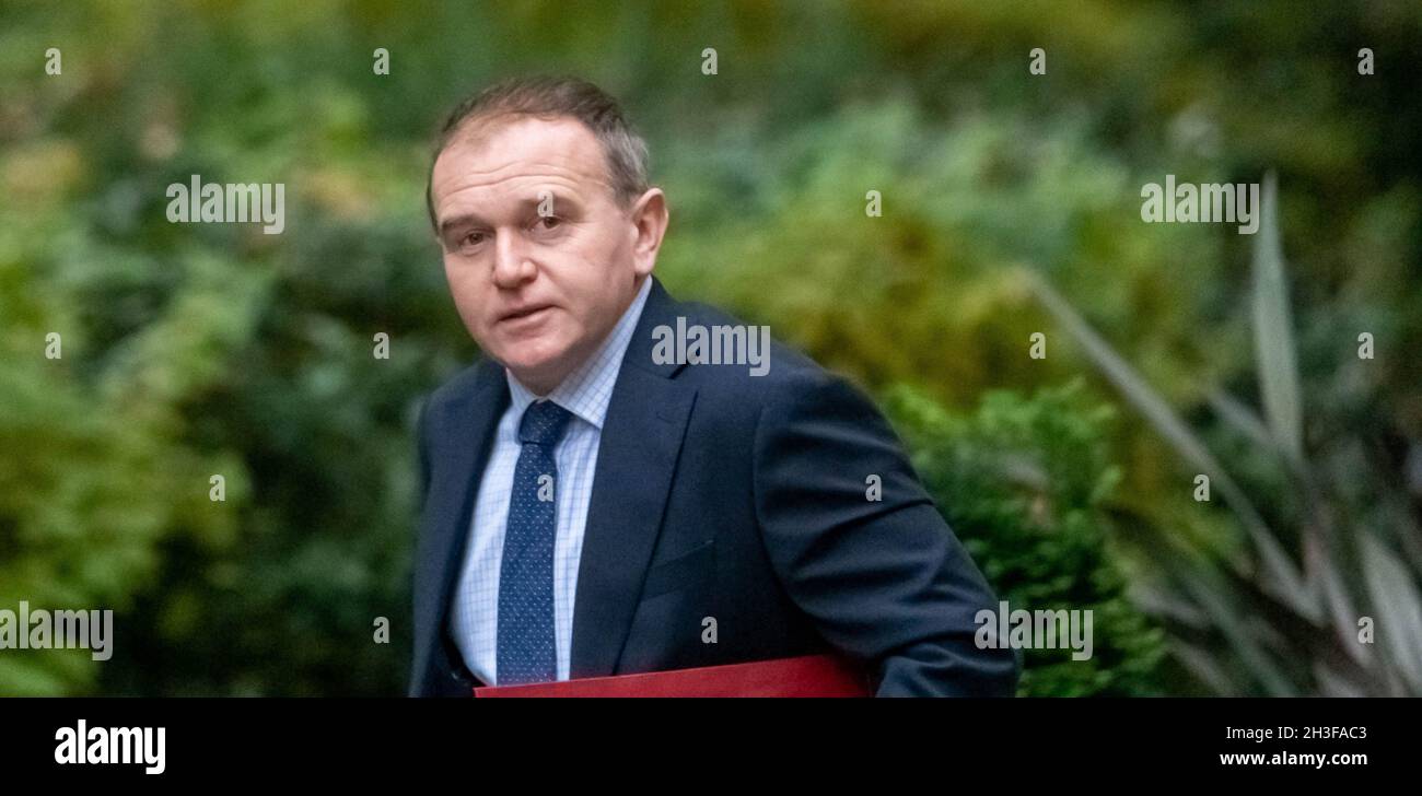 George eustice arrives hi-res stock photography and images - Alamy