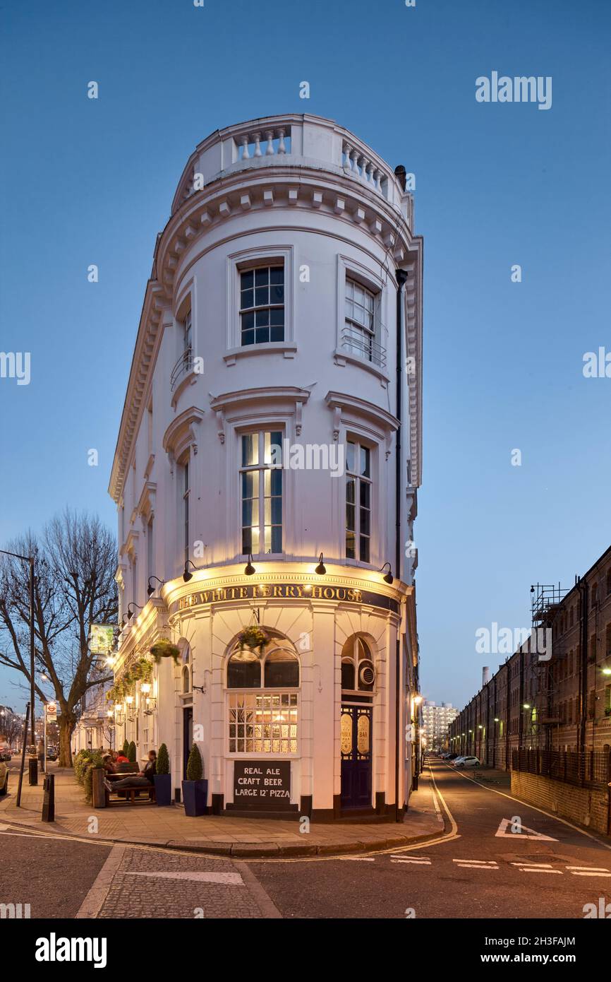 Victorian Ale House High Resolution Stock Photography and Images - Alamy