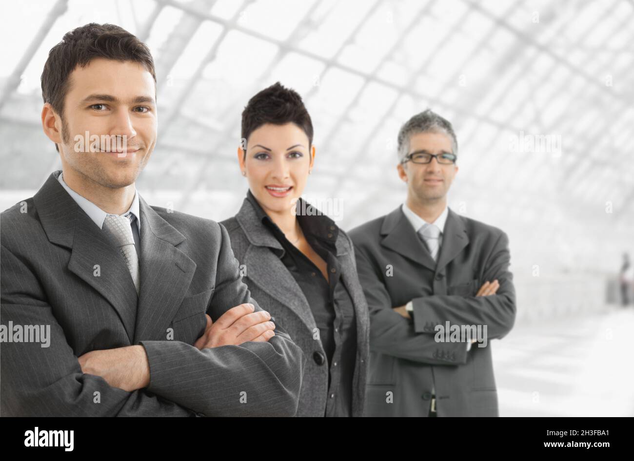 Team building for business groups hi-res stock photography and images ...