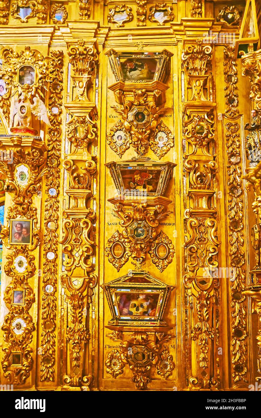 Altarpiece of relics hi-res stock photography and images - Alamy
