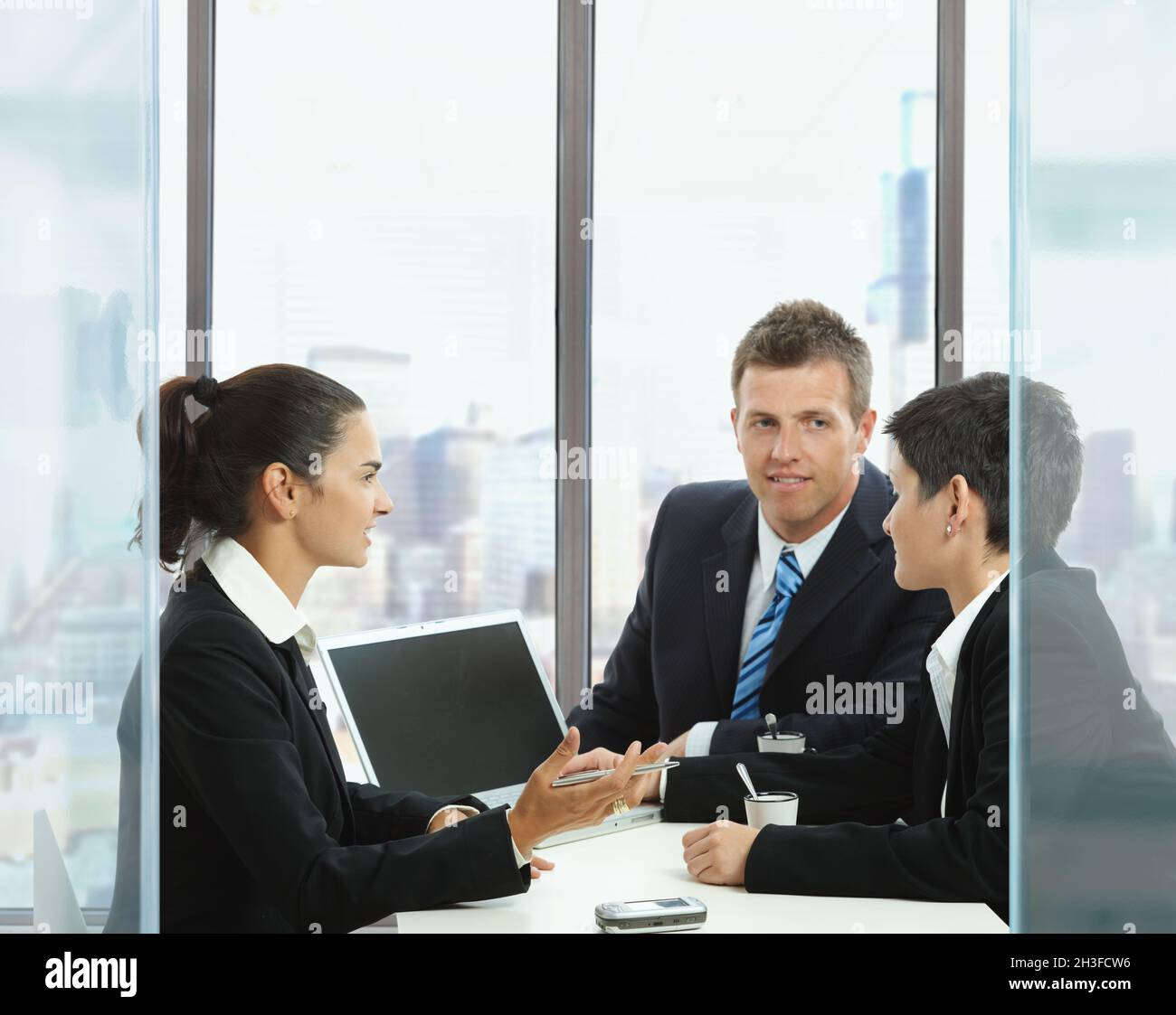 Meeting screen photo hi-res stock photography and images - Alamy