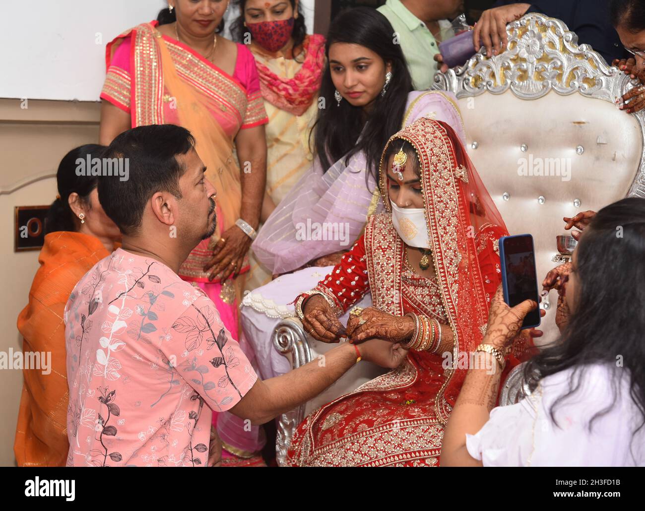 Sacred thread ceremony hinduism hi-res stock photography and images - Alamy