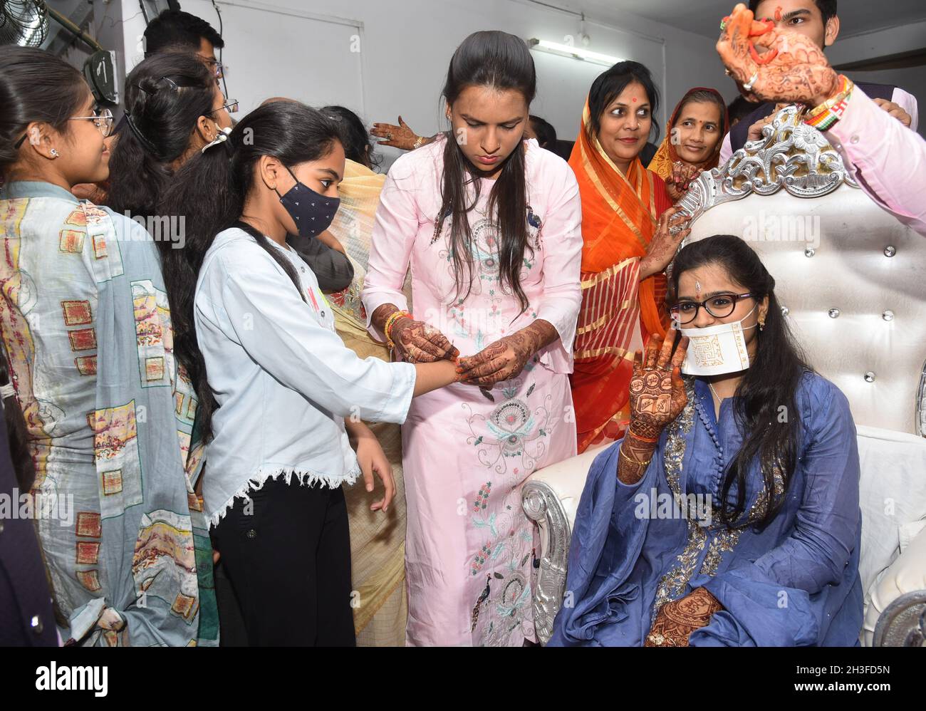 Possessiveness women hi-res stock photography and images - Alamy