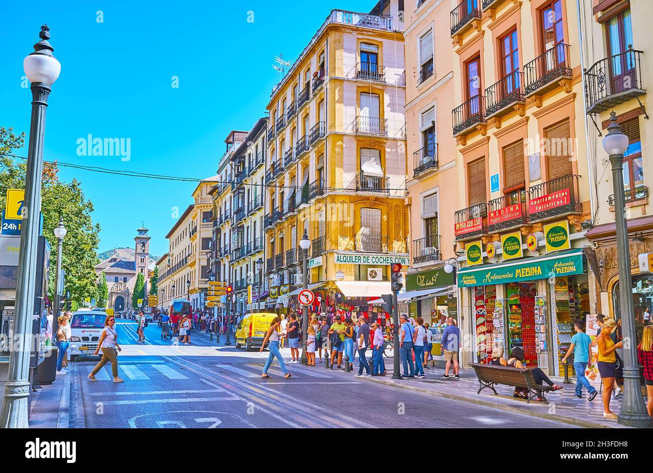 GRANADA, SPAIN - SEPTEMBER 27, 2019: The Plaza Nueva square with old ...