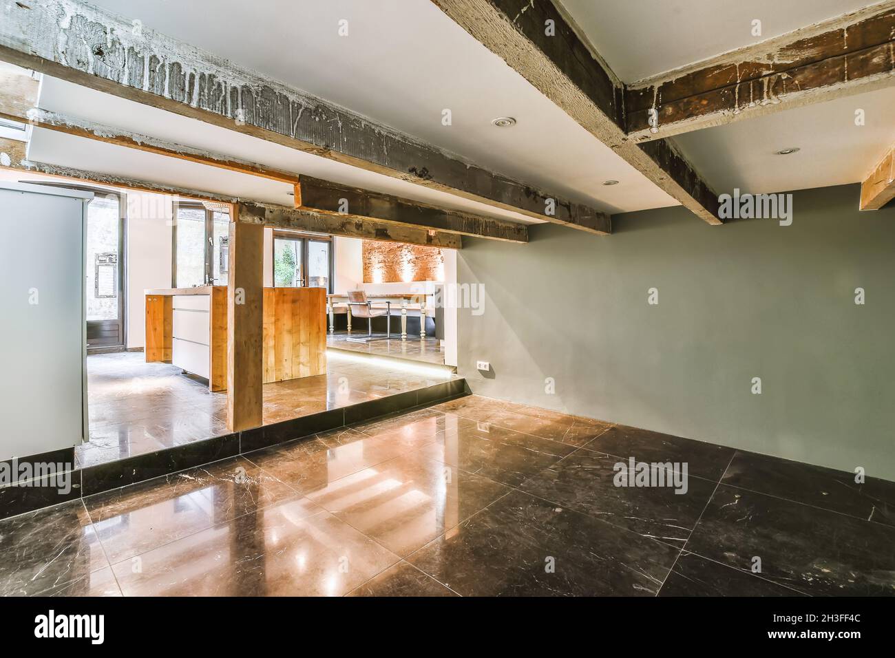 Interior of empty room with unfinished ceiling Stock Photo - Alamy