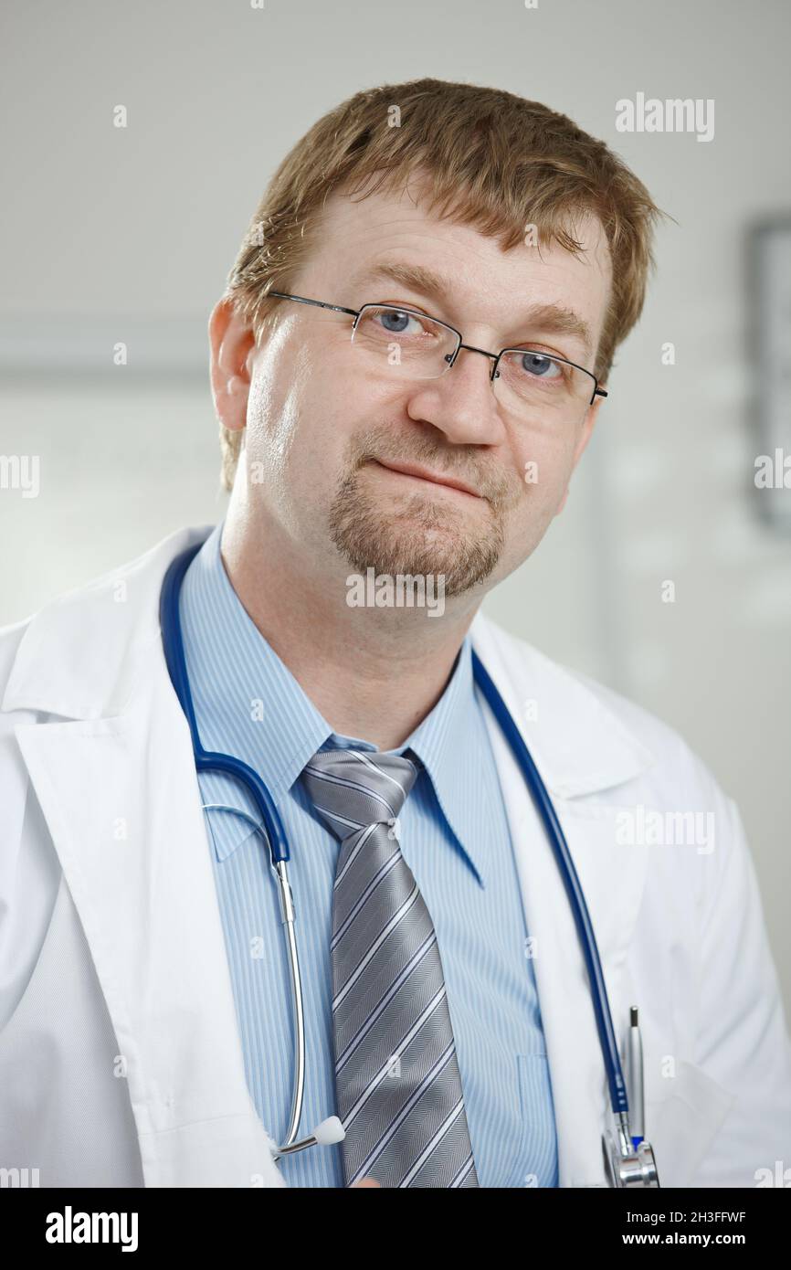 Which doctor to contact hi-res stock photography and images - Alamy