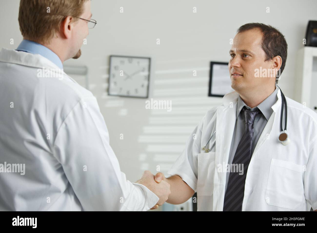 Trustworthy doctors hi-res stock photography and images - Alamy