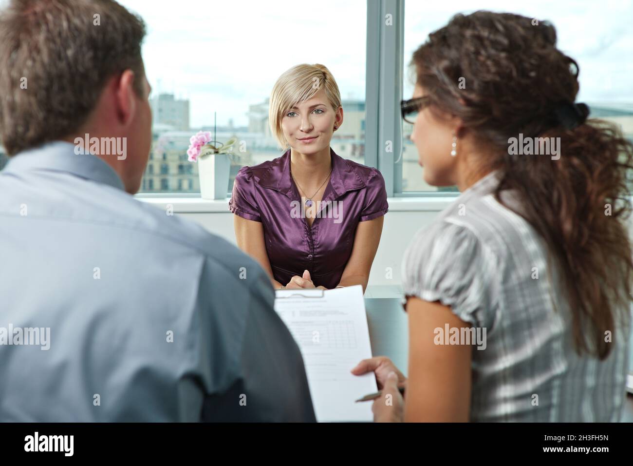 White job applicant hi-res stock photography and images - Alamy