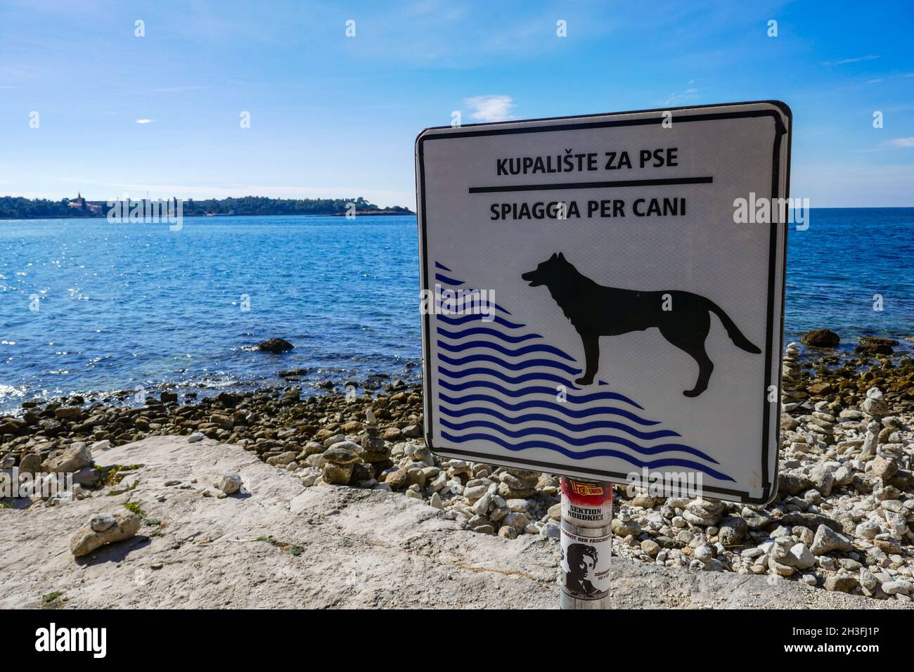 Sign for a beach hi-res stock photography and images - Alamy