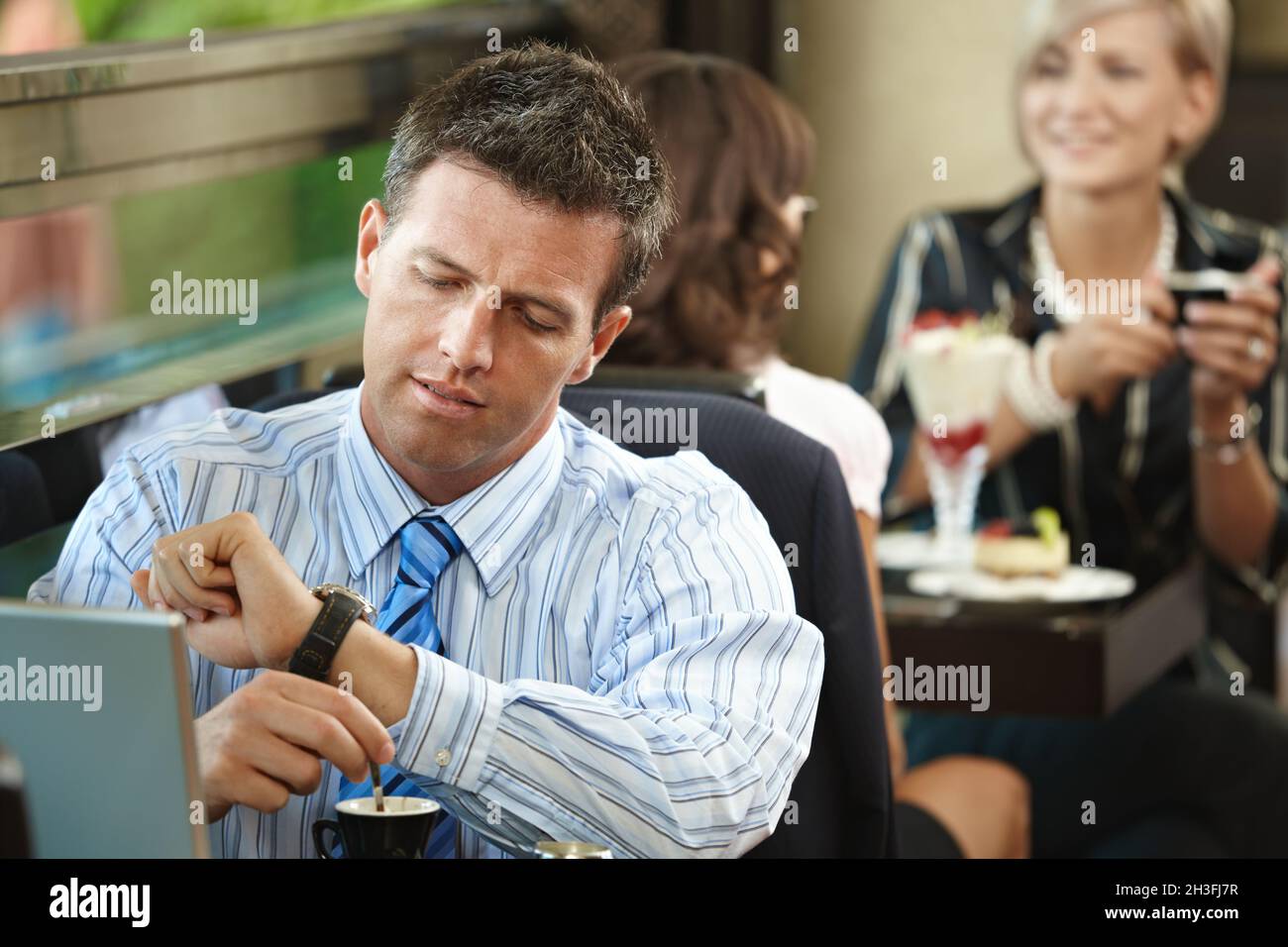 Cafe waiting hi-res stock photography and images - Alamy