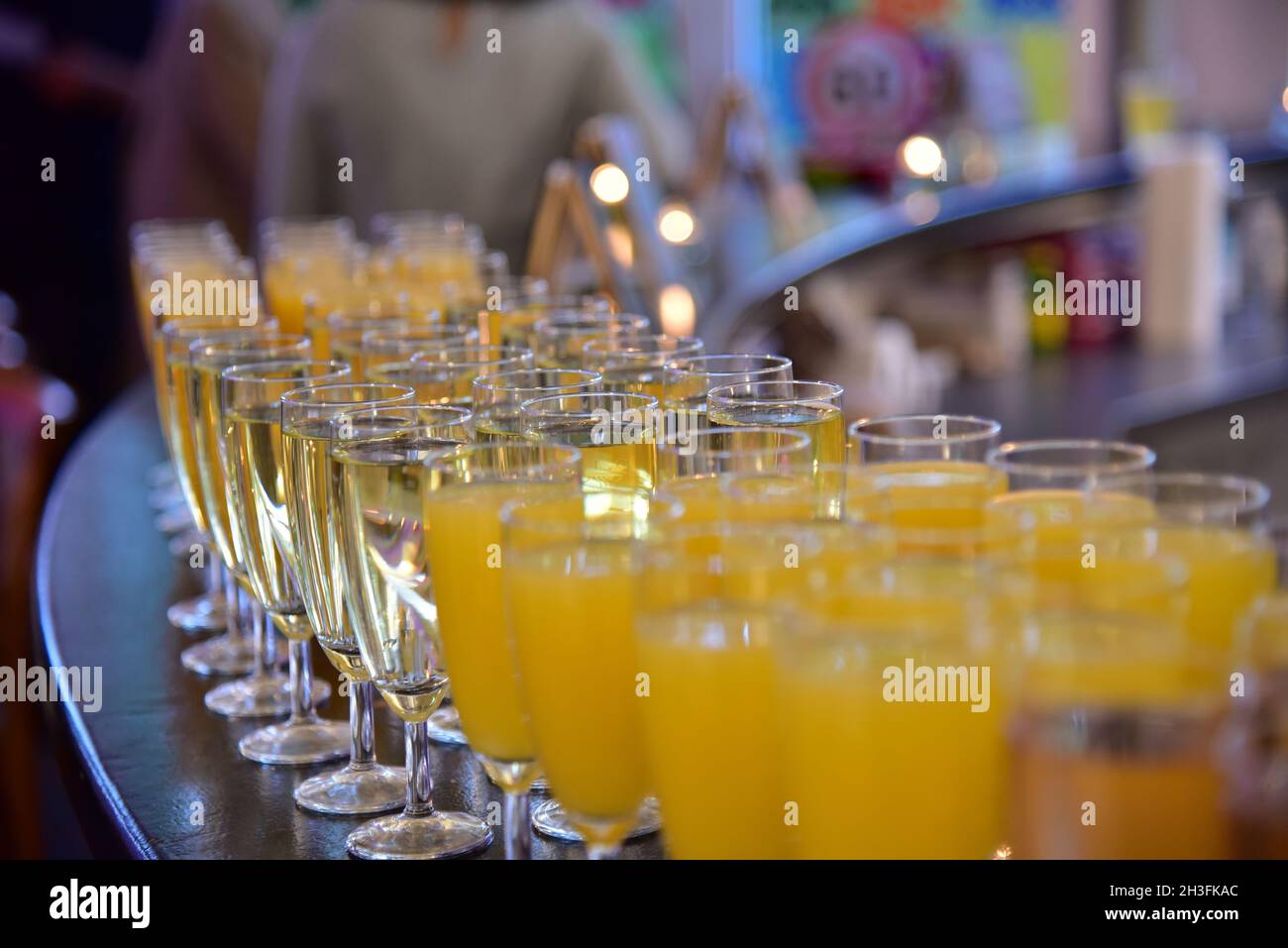 Champagne reception hi-res stock photography and images - Alamy