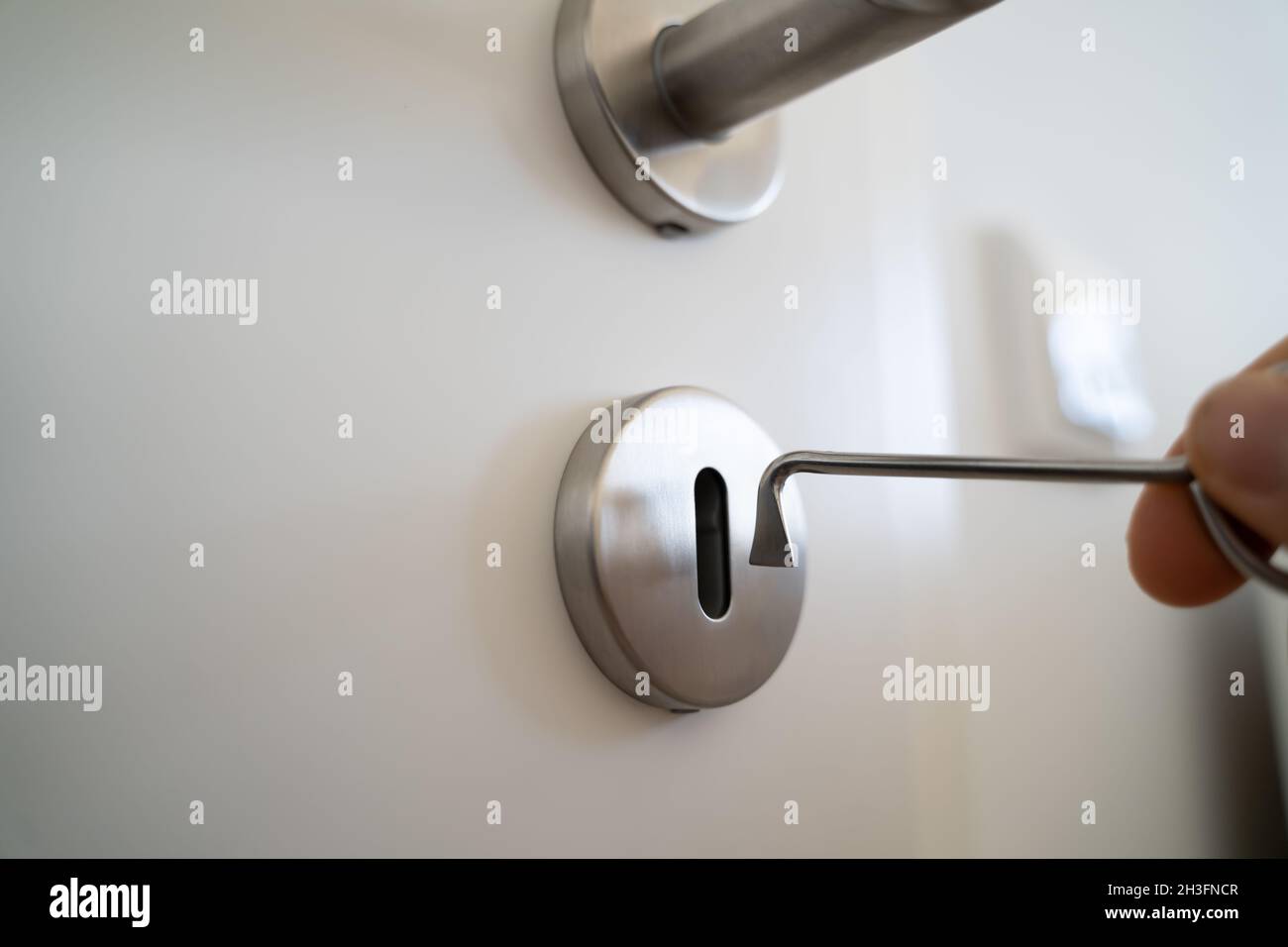 Repair open door hi-res stock photography and images - Alamy