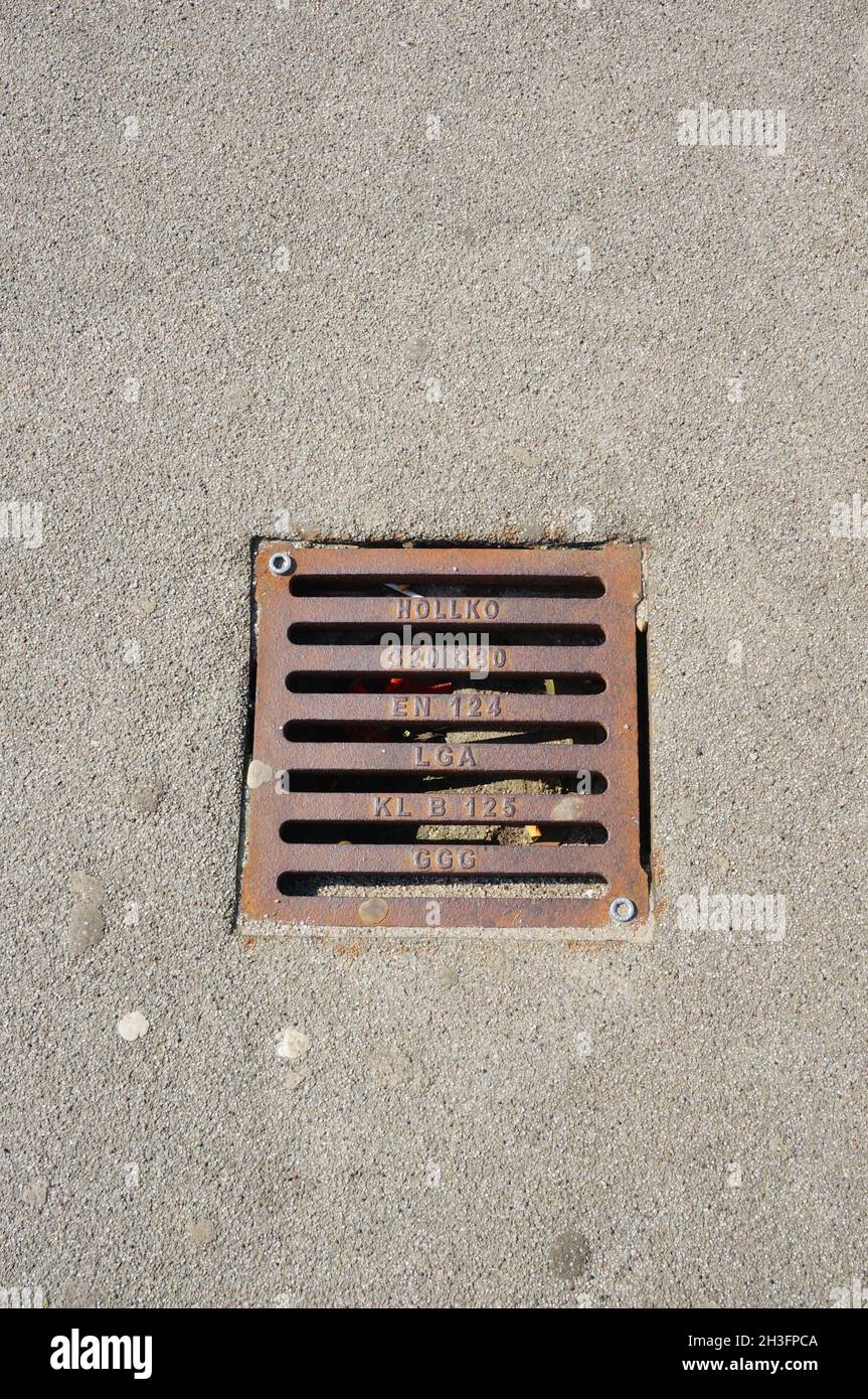 Square drain hi-res stock photography and images - Alamy