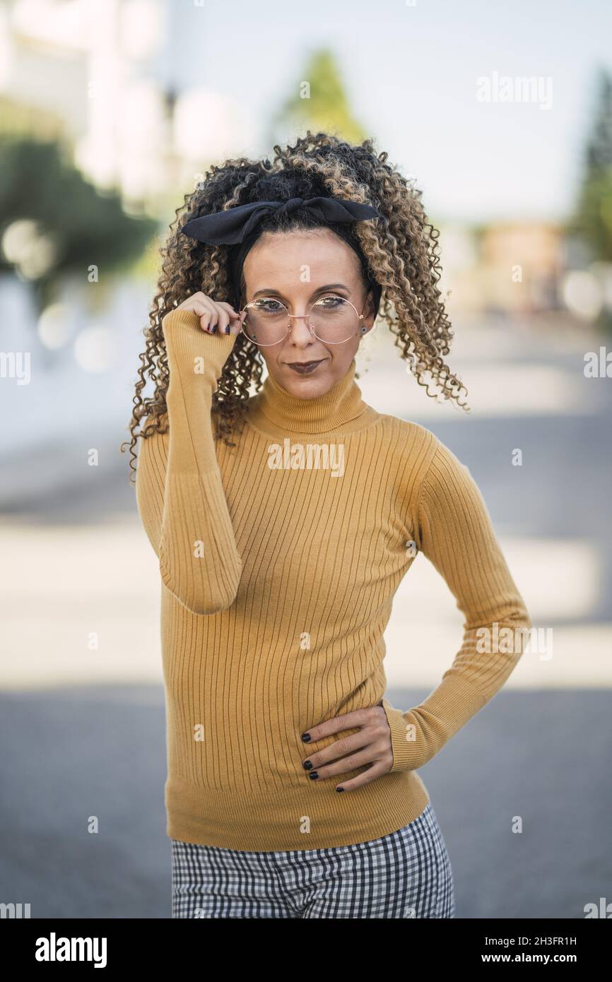 Vertical shot female street hi-res stock photography and images - Alamy