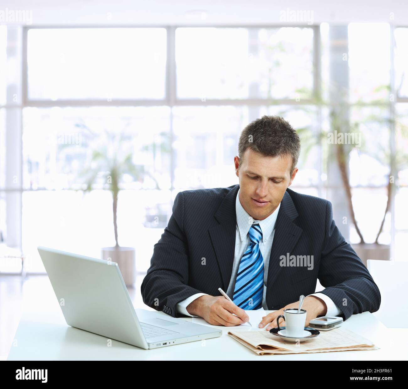 Horizontal writing hi-res stock photography and images - Alamy