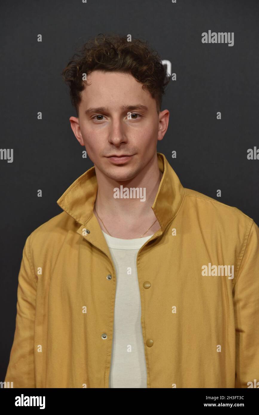 Cologne, Germany. 26th Oct, 2021. Actor Jonathan Berlin comes to the ...