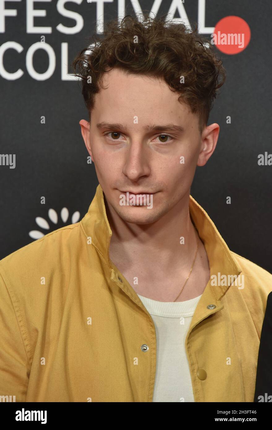 Cologne, Germany. 26th Oct, 2021. Actor Jonathan Berlin comes to the ...