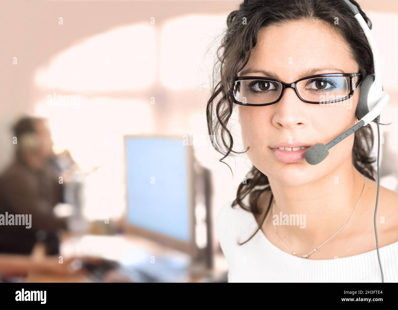 Agent support hi-res stock photography and images - Alamy