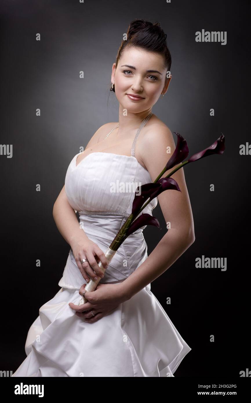 Profile happy smiling bride hi-res stock photography and images - Alamy