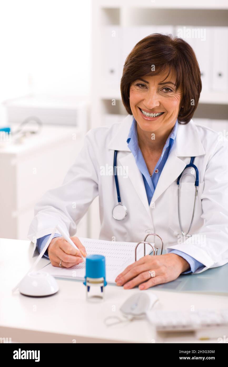 Confident female doctor nurse hi-res stock photography and images - Alamy