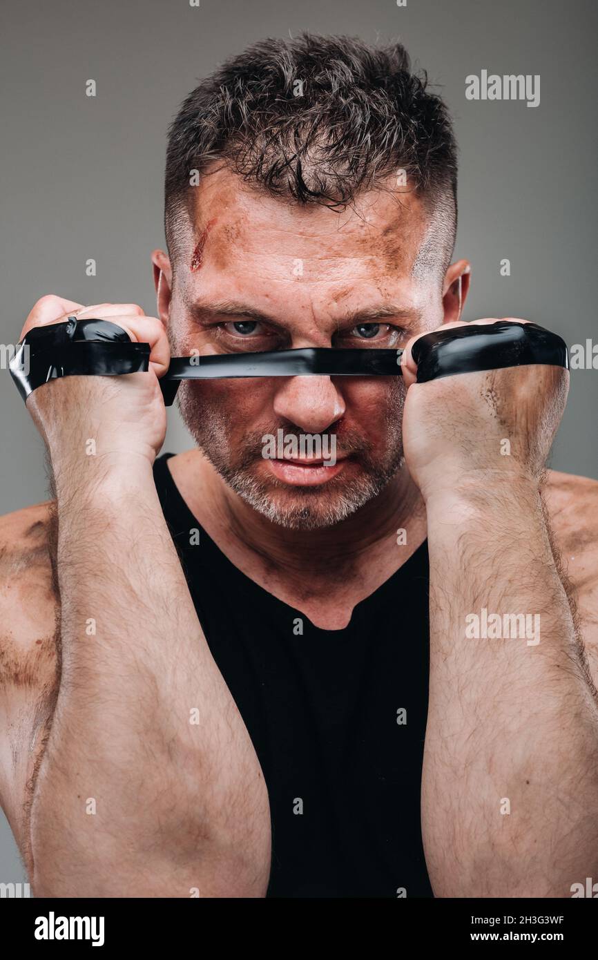 Young homeless drunk man preparing hi-res stock photography and images ...