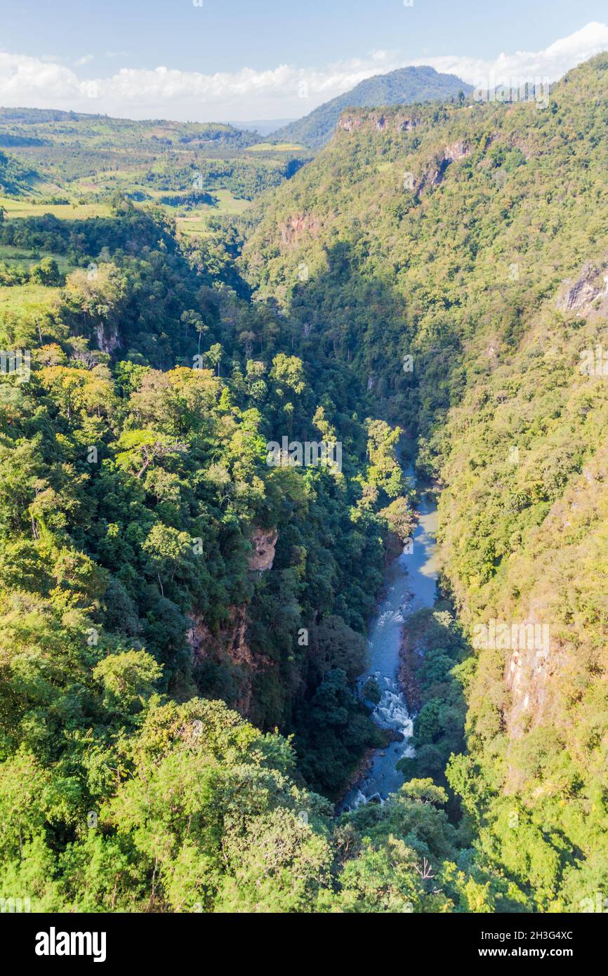 Gokteik Goteik or Gok Teik gorge of Gohtwin Stream in Myanmar Stock ...