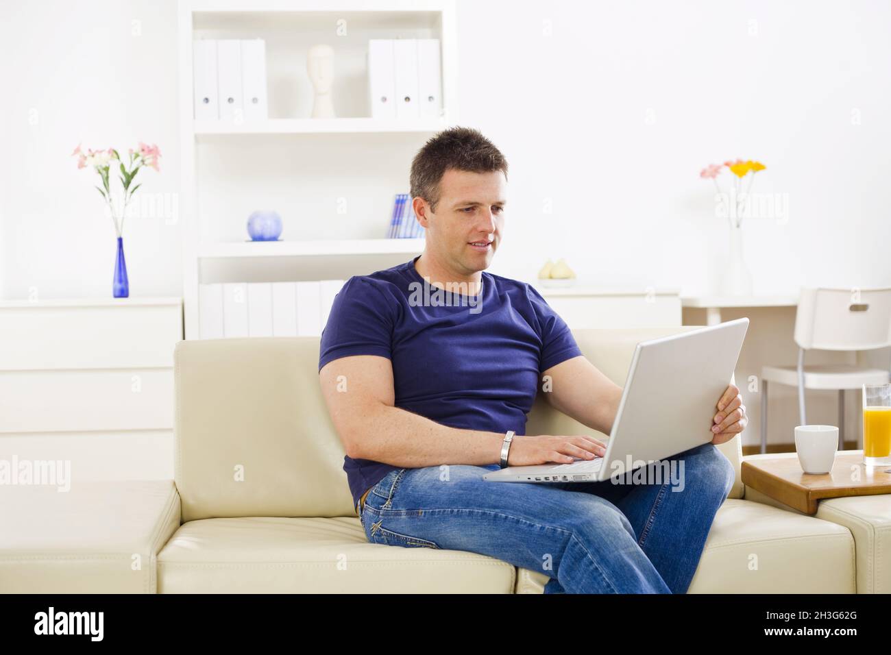 Employee internet hi-res stock photography and images - Alamy