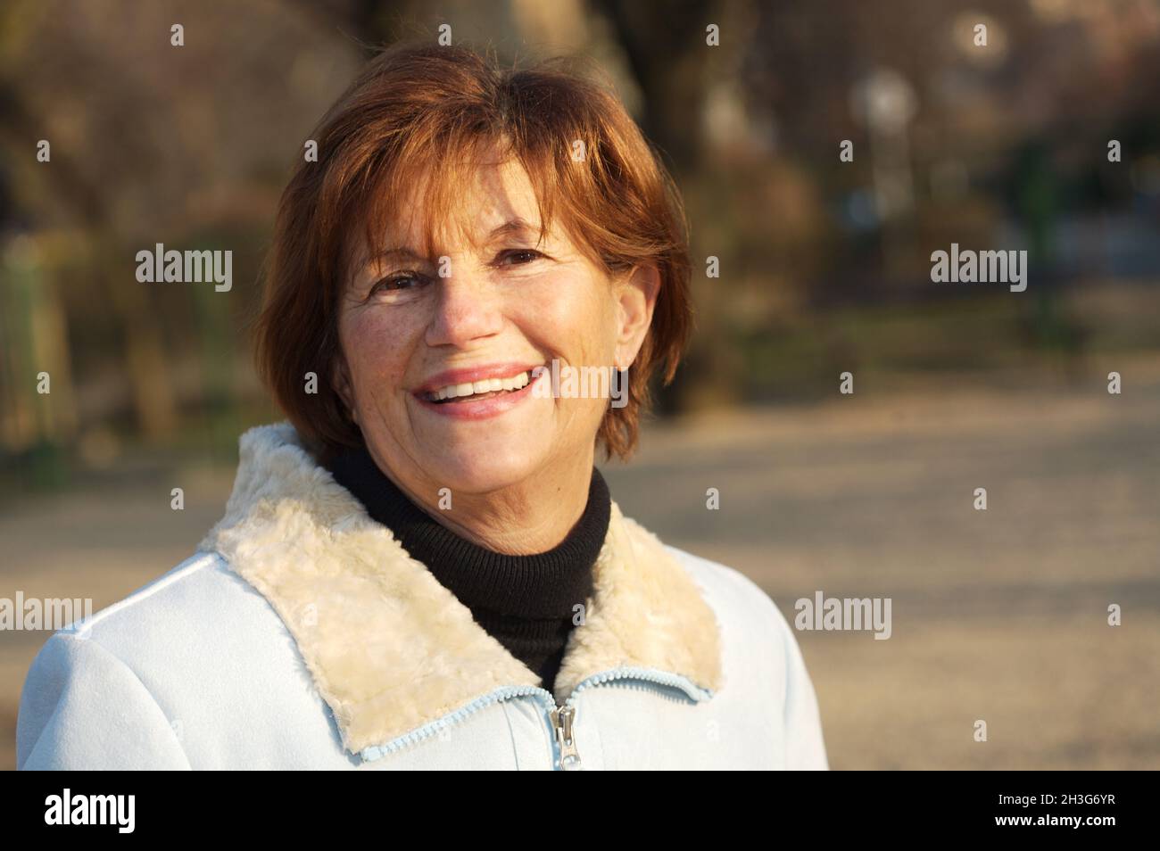 Smiling peasant woman hi-res stock photography and images - Alamy