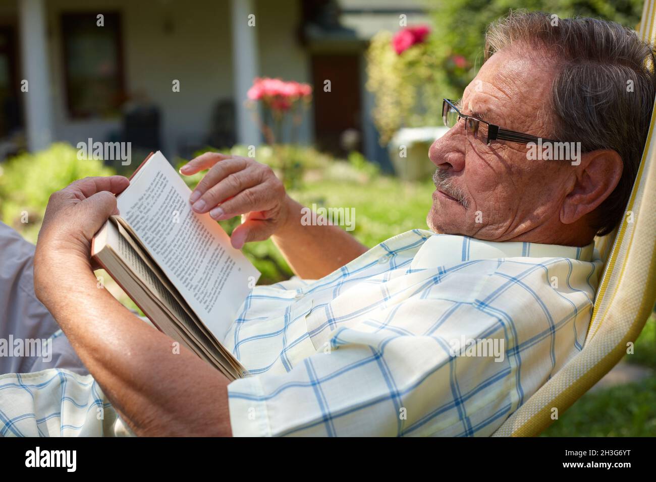 Outdoor senior photo hi-res stock photography and images - Alamy