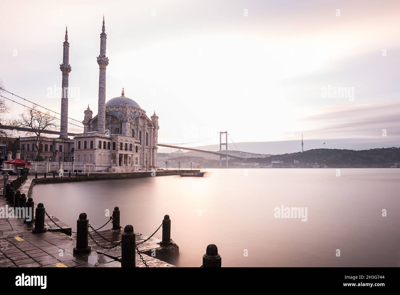 ISTANBUL, TURKEY. Beautiful Istanbul sunrise landscape with colored ...