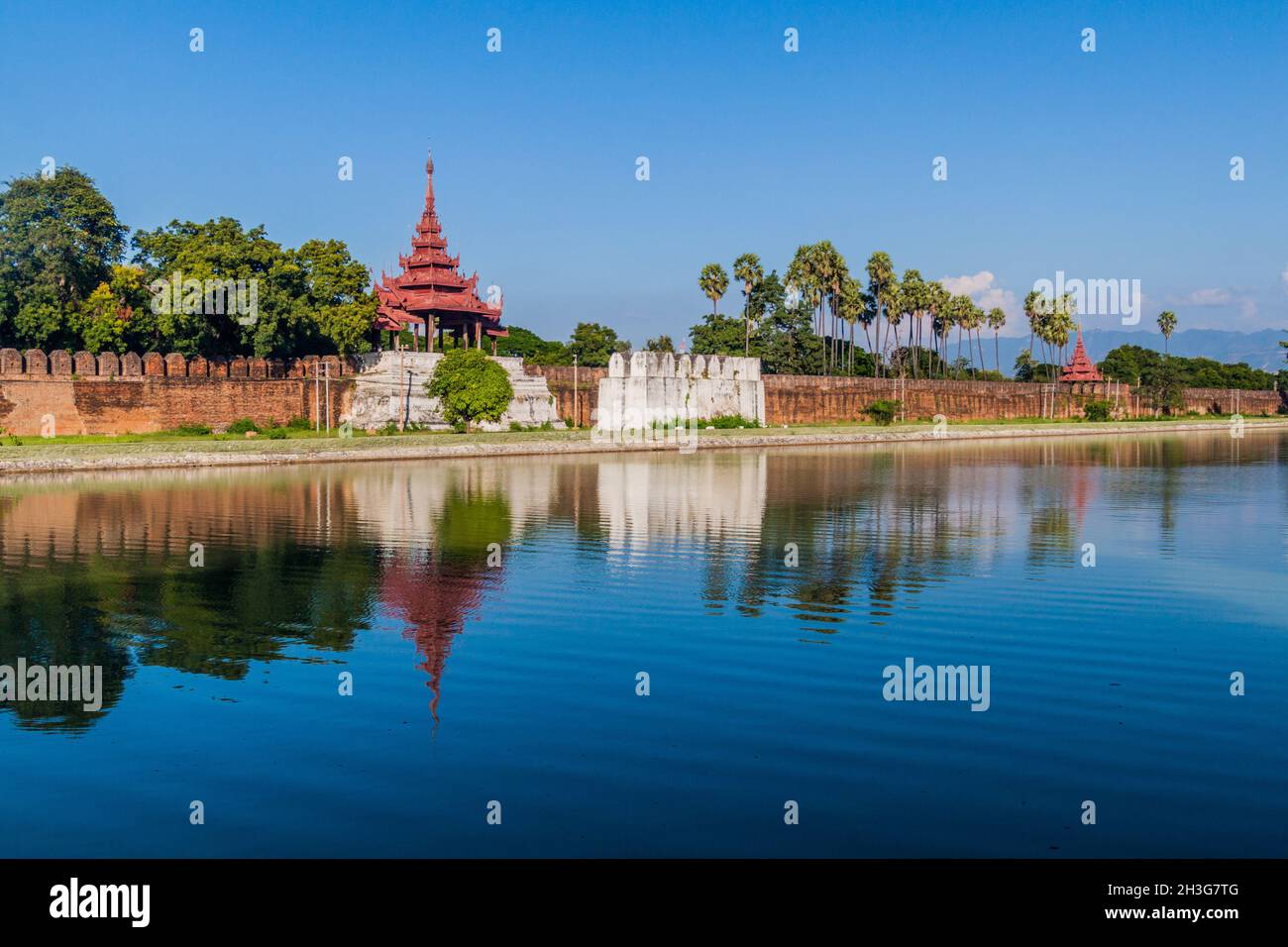 Moat, bridge, walls and towers of Mandalay Fortress, Myanmar Stock ...