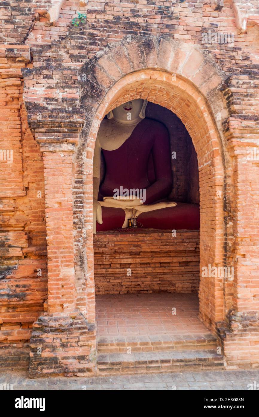 Interior view small temple hi-res stock photography and images - Alamy