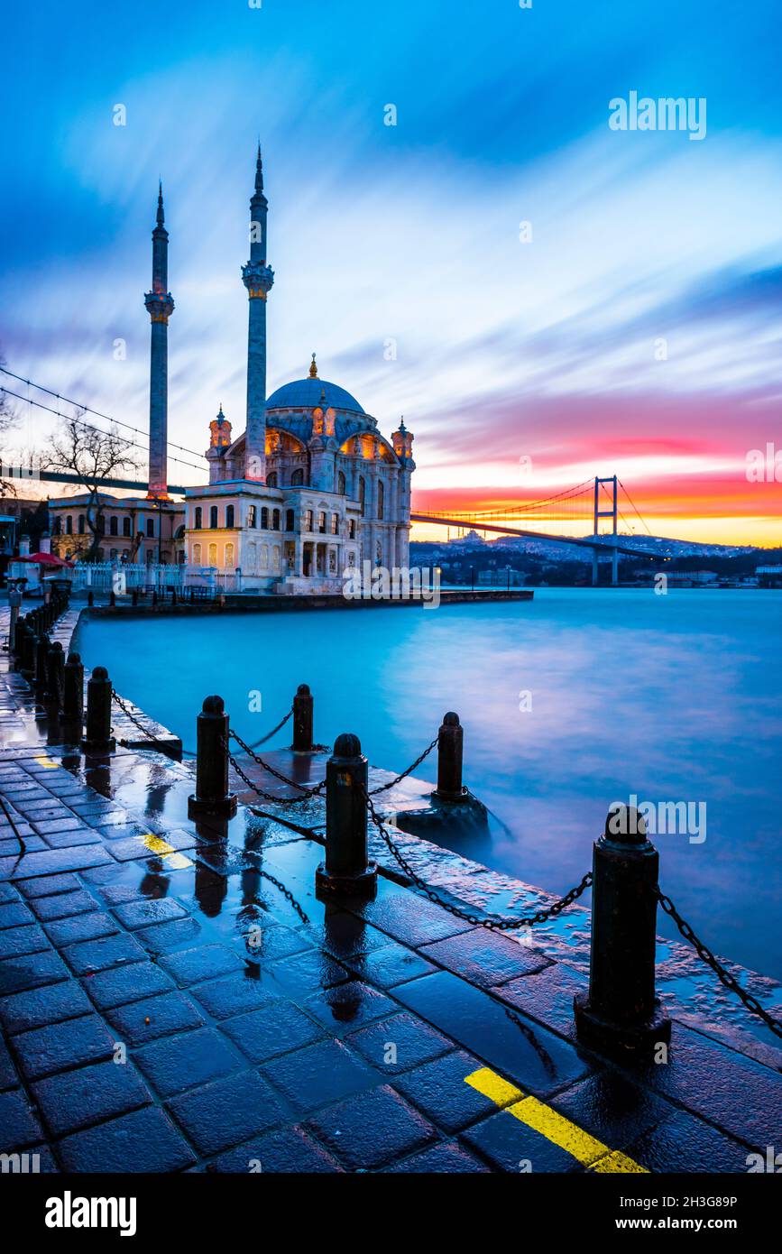 ISTANBUL, TURKEY. Beautiful Istanbul sunrise landscape with colored ...