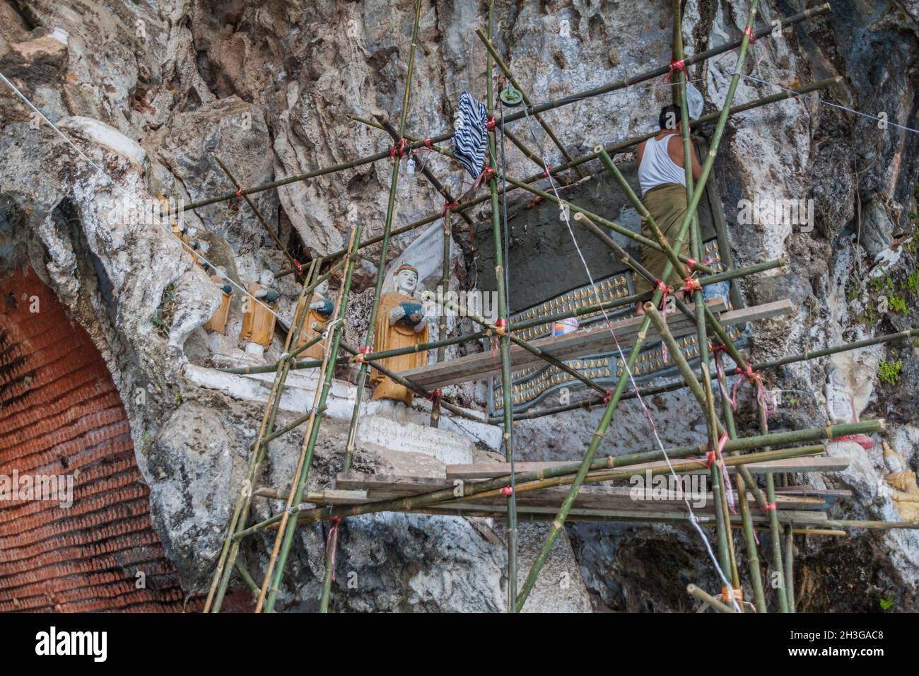 Cave scaffolding hi-res stock photography and images - Alamy