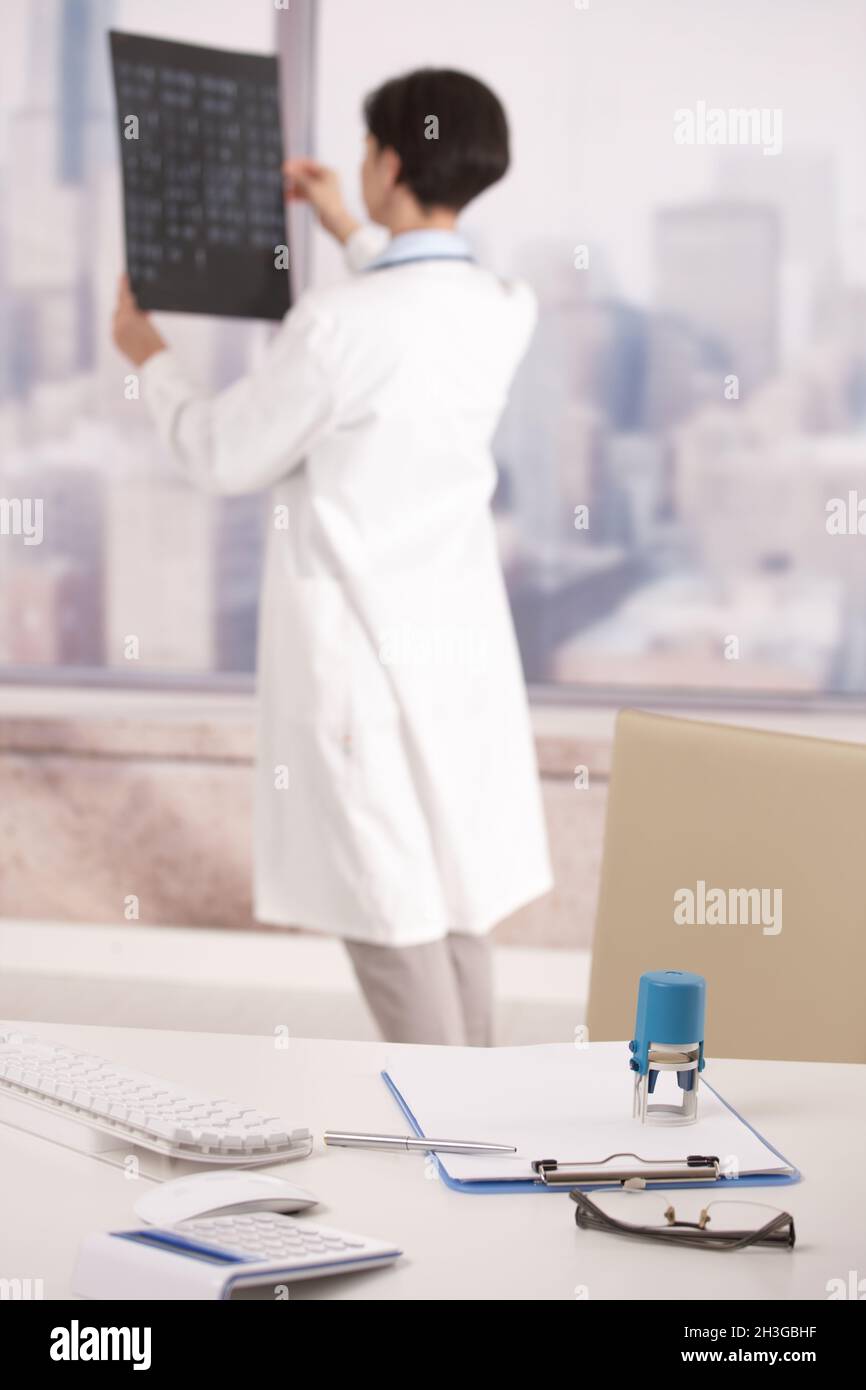 Doctors working table focus hi-res stock photography and images - Alamy