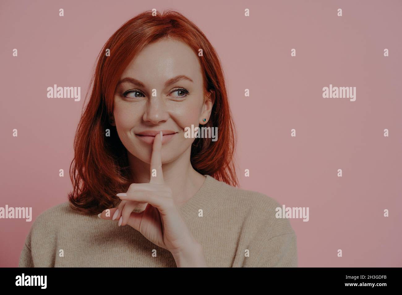Shush sign hi-res stock photography and images - Alamy
