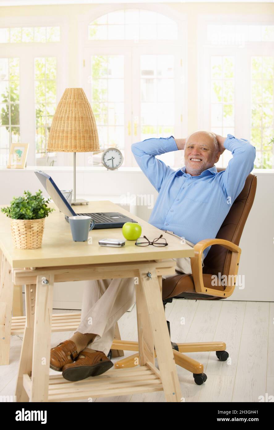 Old man study hi-res stock photography and images - Alamy