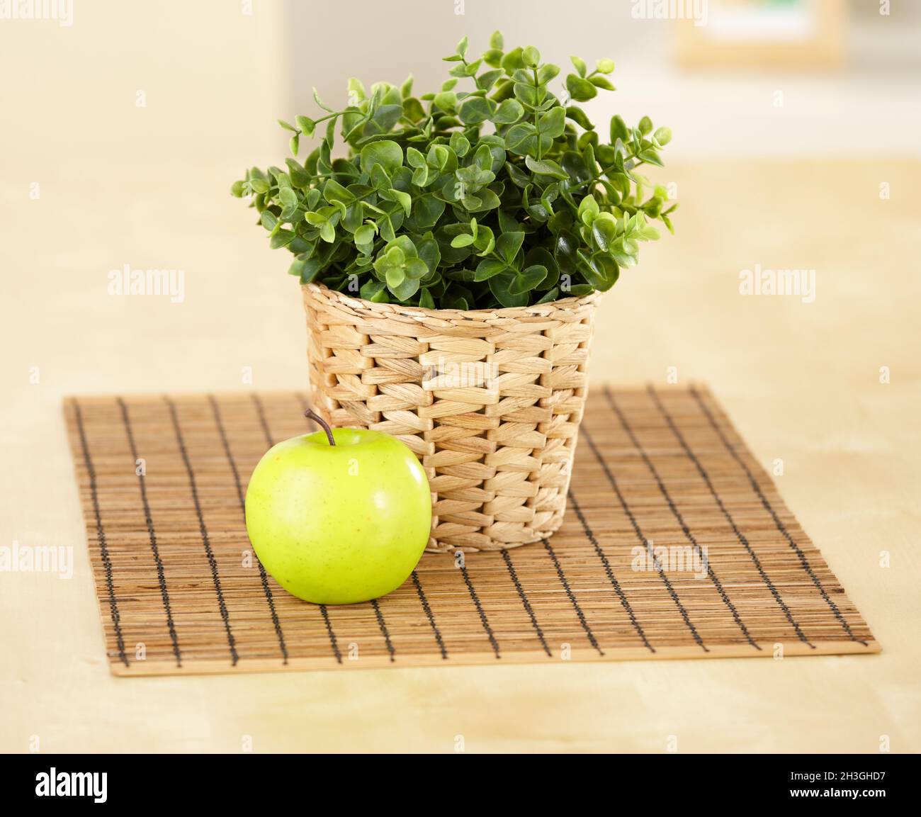 Green apple put on table hi-res stock photography and images - Alamy