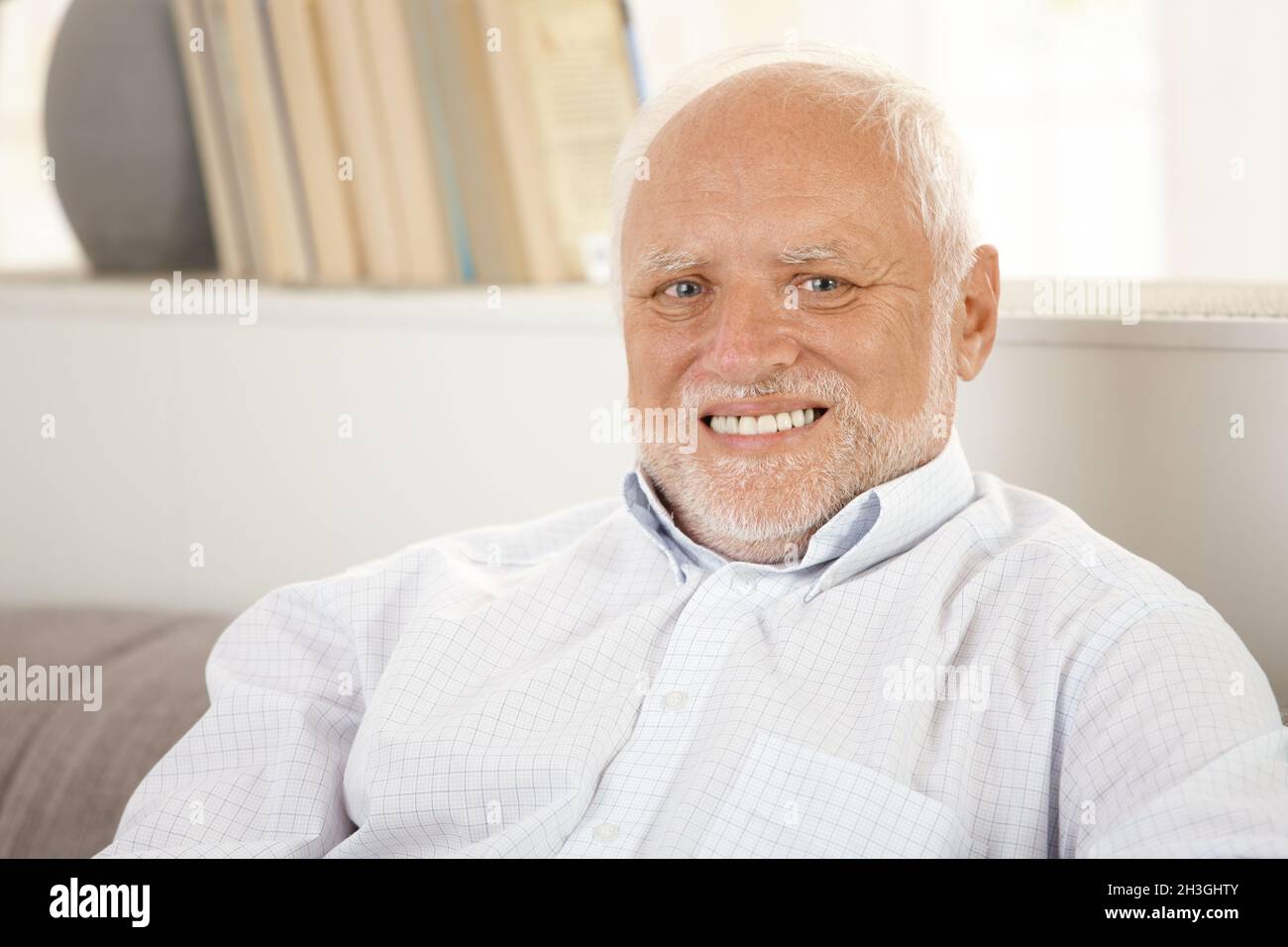 Older man seated hi-res stock photography and images - Alamy