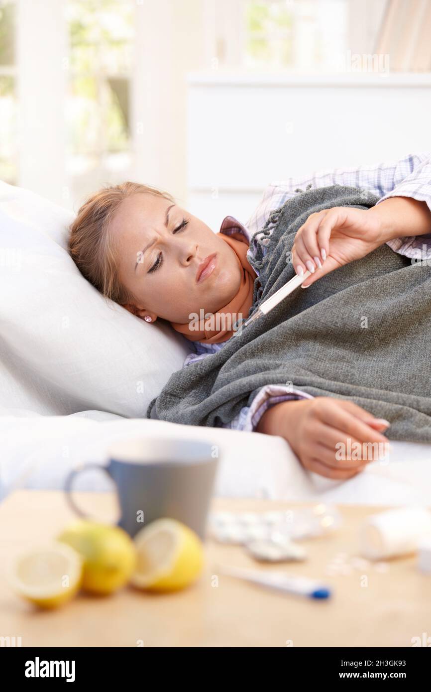 Female young vertical caucasian lying hi-res stock photography and ...