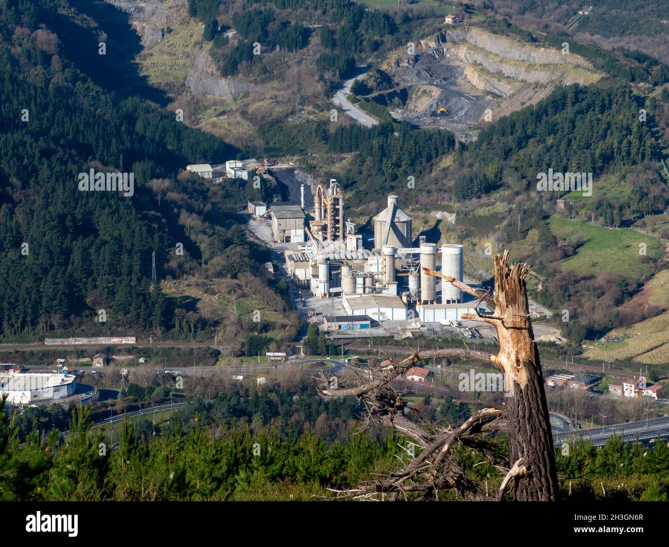 Cement plant in Arrigorriaga, Bizkaia, Spain Stock Photo - Alamy