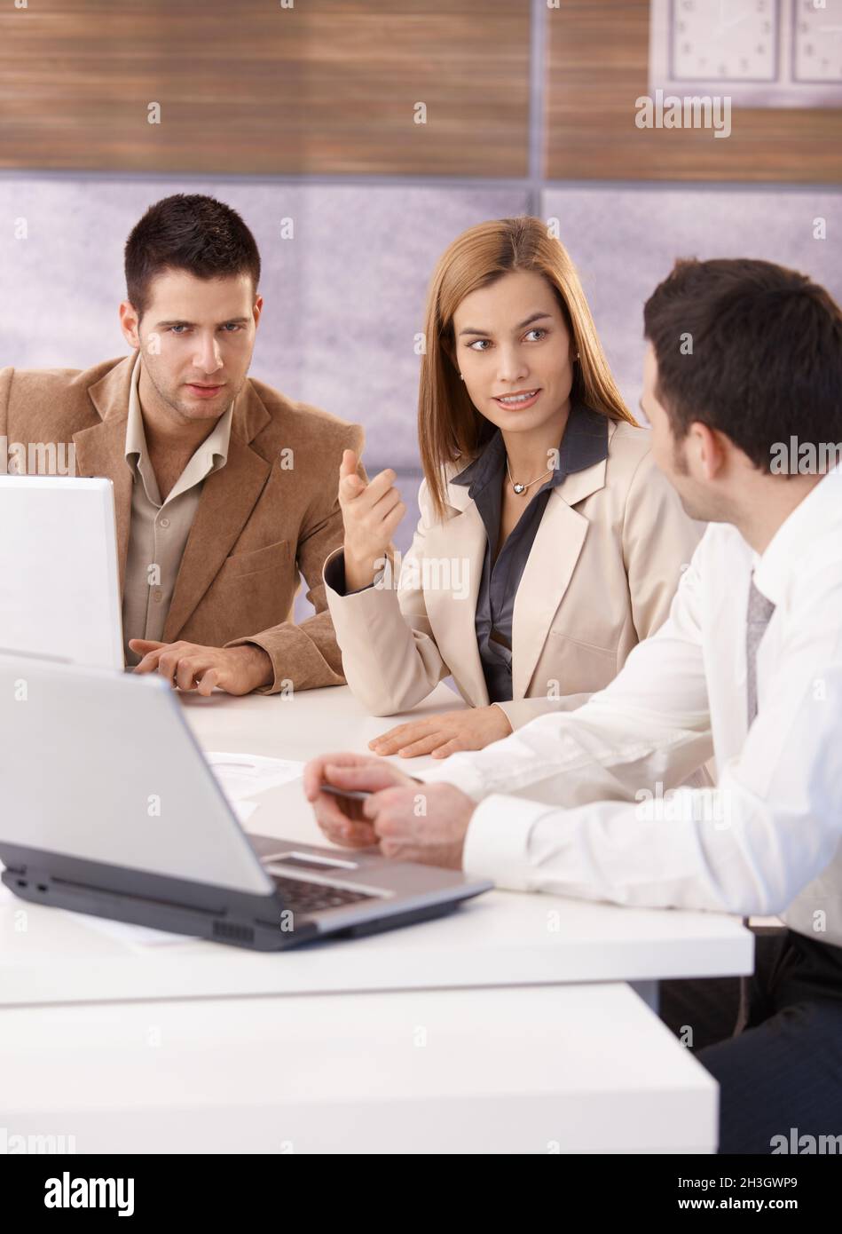 Teamwork white hi-res stock photography and images - Alamy