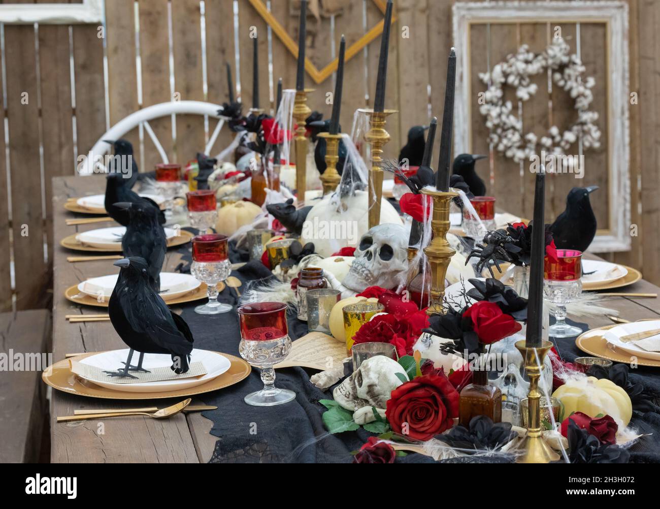 Dining with crows hi-res stock photography and images - Alamy