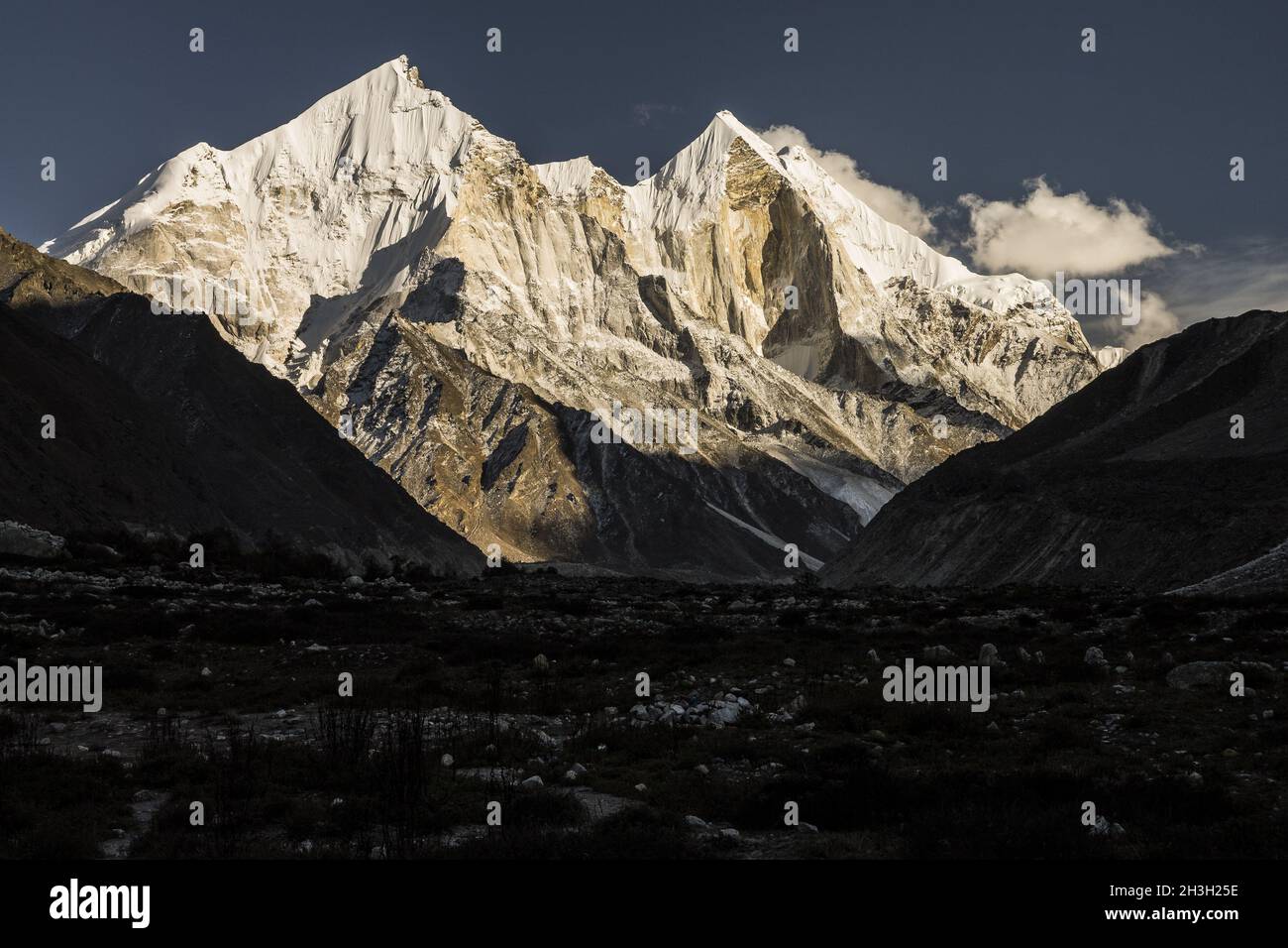 Holy peaks hi-res stock photography and images - Alamy