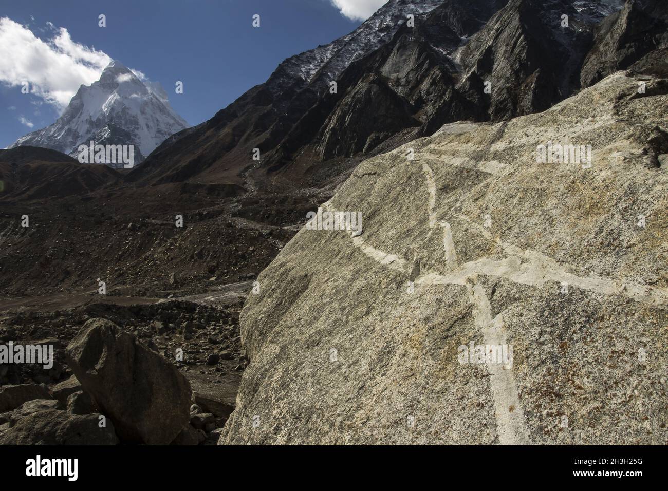 Shivling hi-res stock photography and images - Alamy