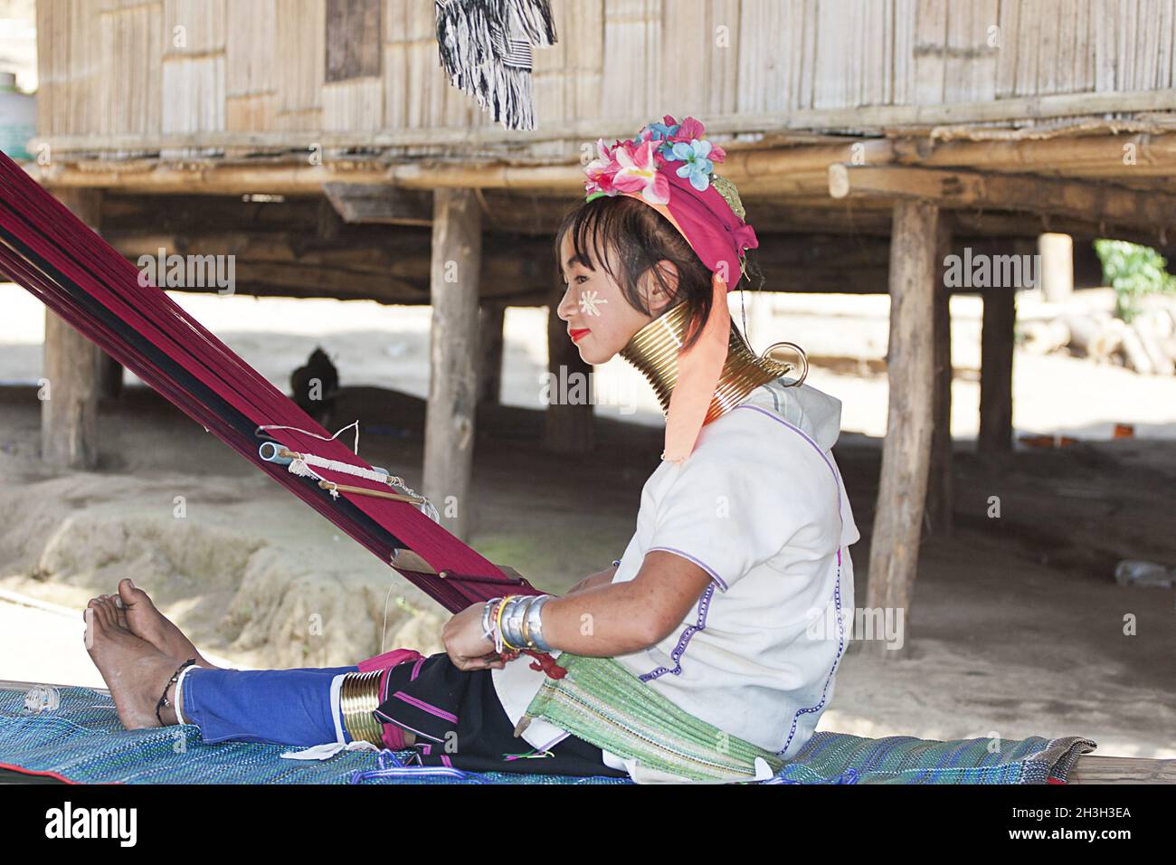 Padaung girl hi-res stock photography and images - Alamy
