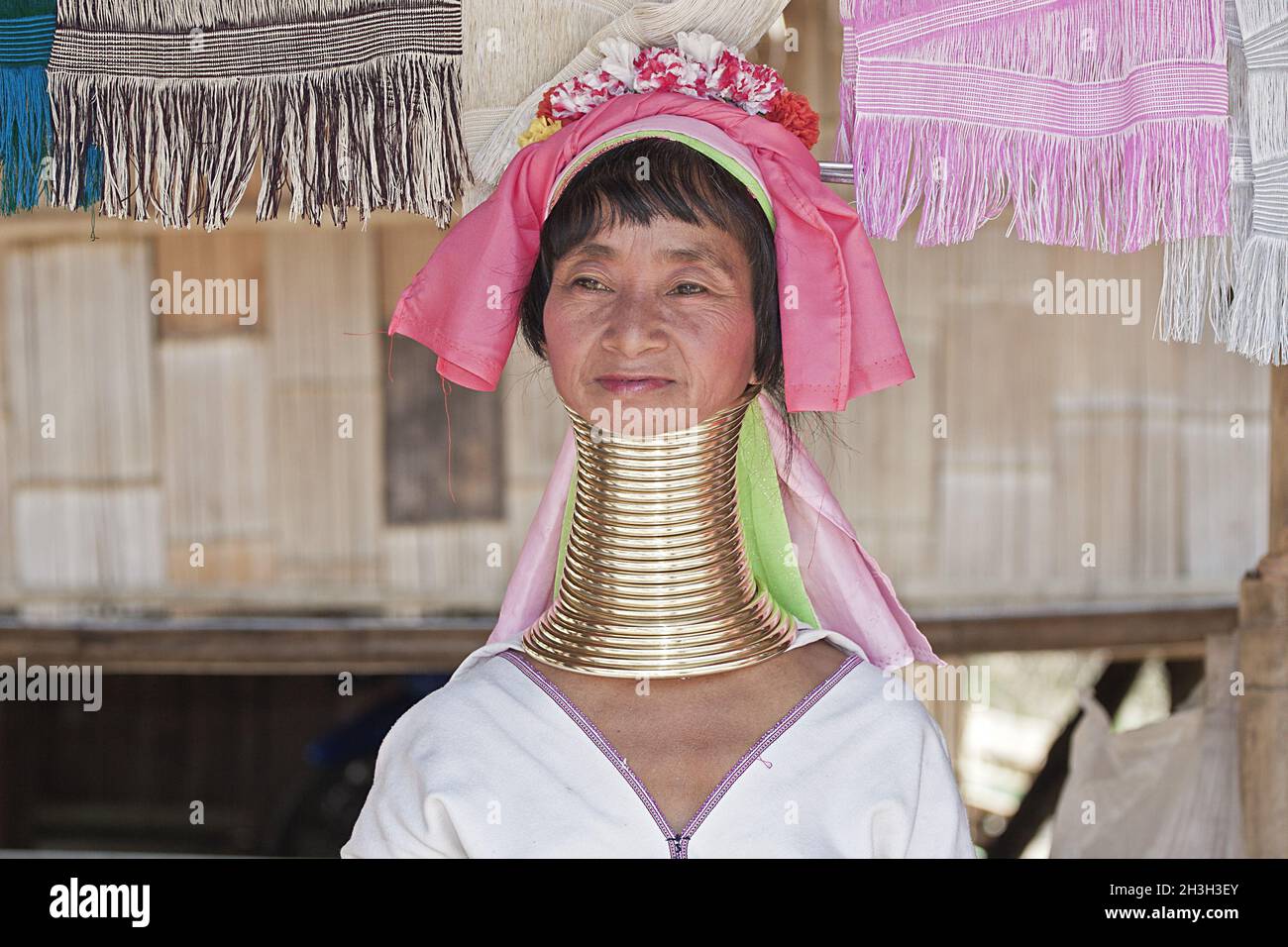 Padaung karen girl hi-res stock photography and images - Alamy