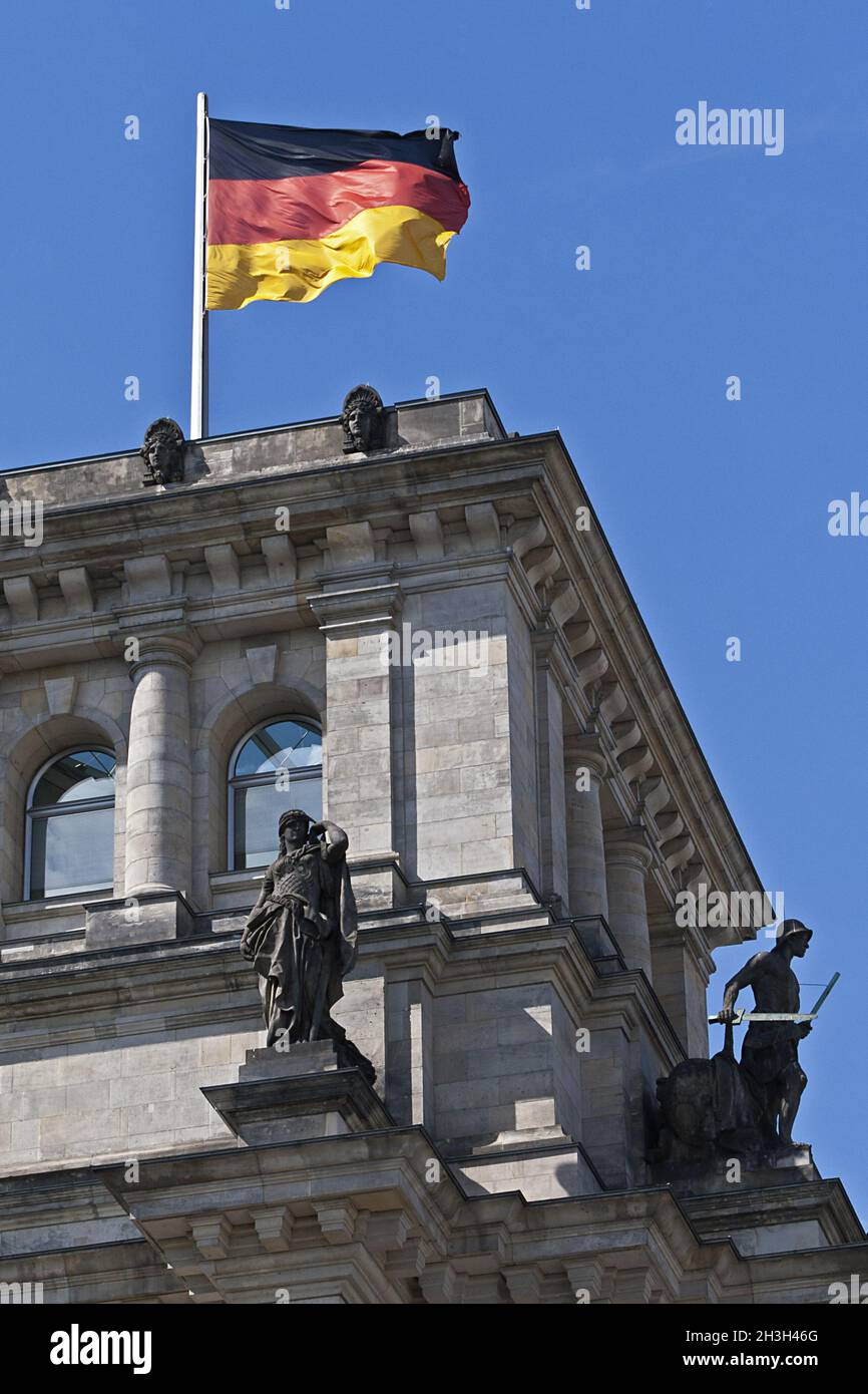 The reichstag building history hi-res stock photography and images - Alamy