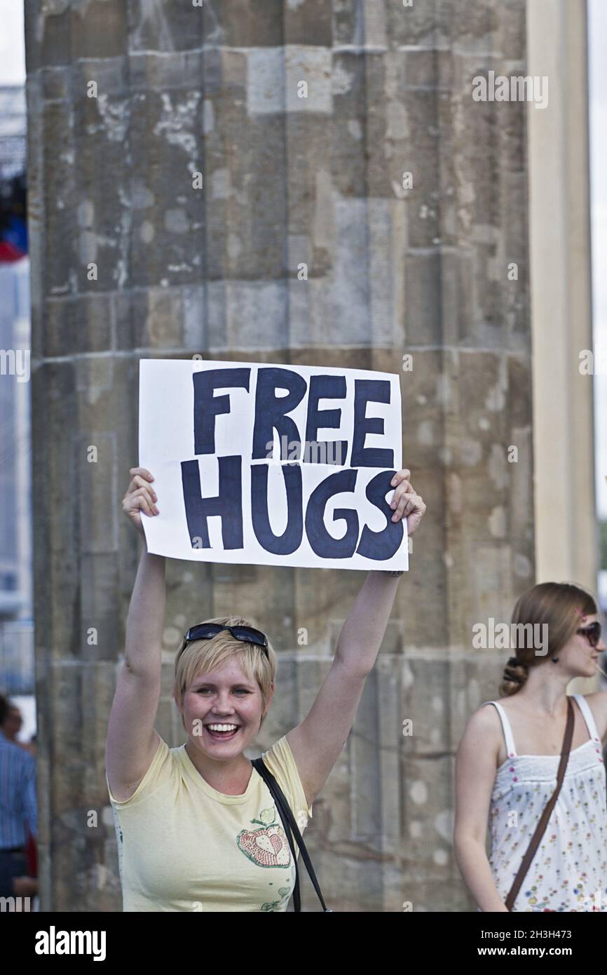 Hug free hi-res stock photography and images - Alamy
